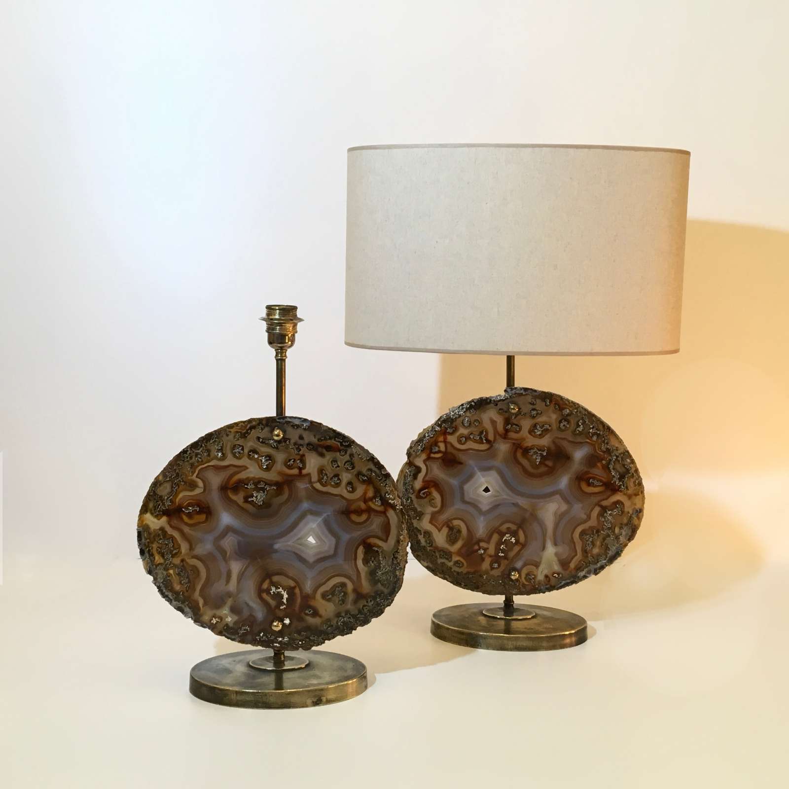 Pair Of Large Brown Agate Lamps On Oval Antiqued Brass Bases (T4485 ...
